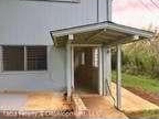 bedroom in Kalaheo HI 96741