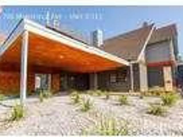 bedroom in Pittsburgh PA 15205