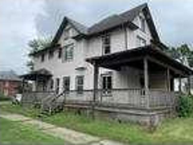 bedroom in South Bend IN 46613