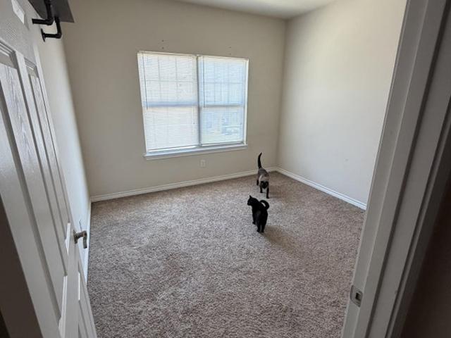 Bedroom in Townhome ! [GIRLS PREFERRED]