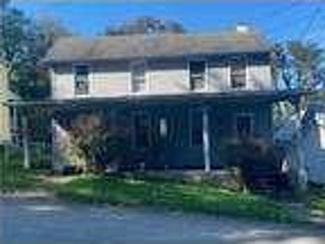 bedroom in Uniontown Pennsylvania 15401