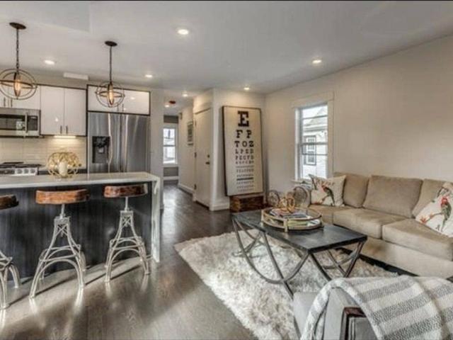 Bedroom in 4 bed w/ private bath