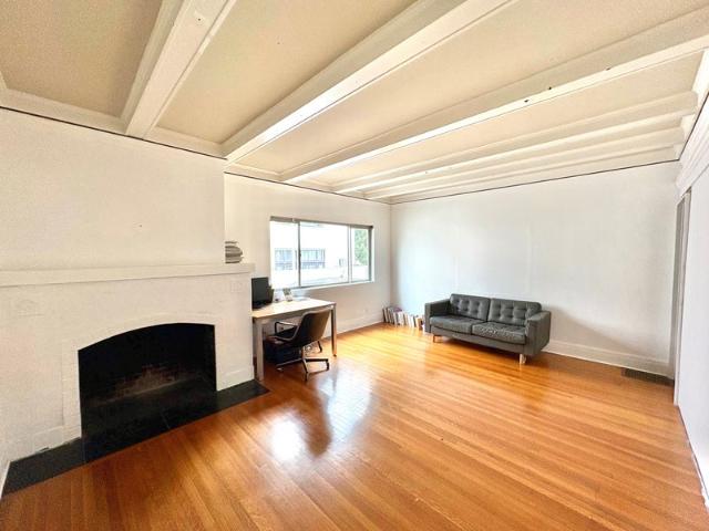 Bedroom + study room in the heart of Pasadena