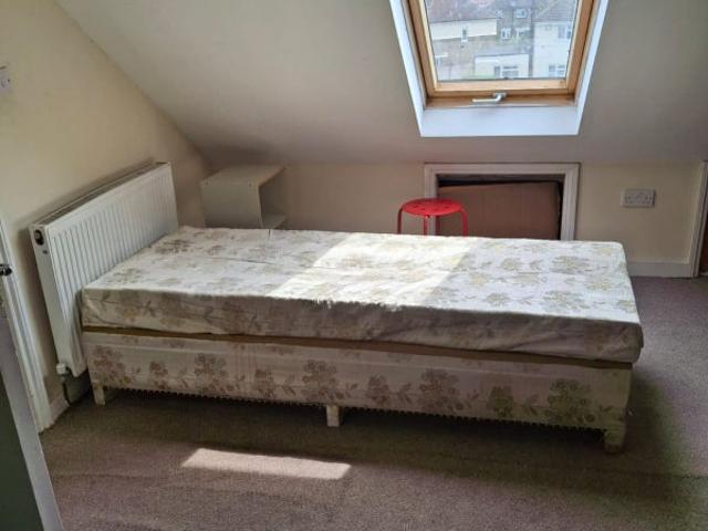 Bedroom to Rent 2 3 people £900 £1,000