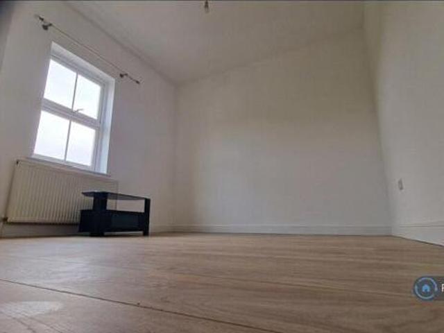 Bedroom, Windsor, 2 Bedroom Flat
