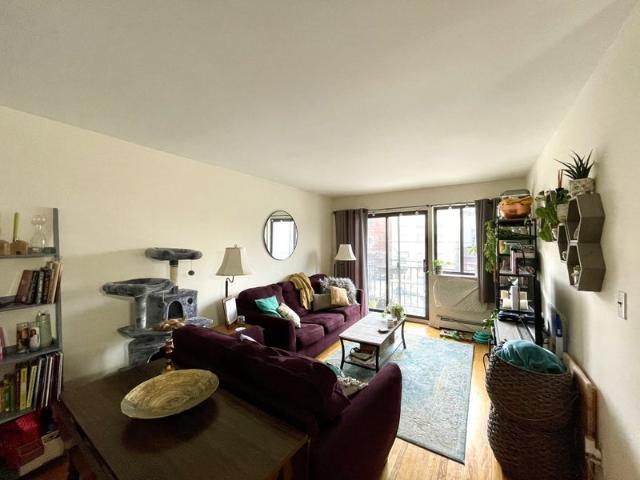 Bedroom with available in spacious 3 bed 2 bath