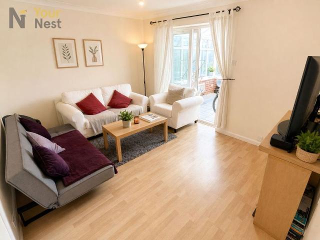 Bedroom 1, Chapel Fold, Headingley, LS6 3RG
