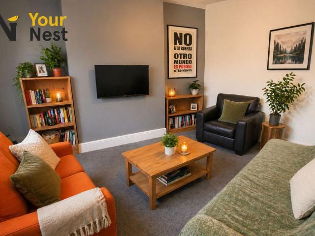 Bedroom 1, Beechwood Terrace, Burley, Leeds, LS4 2NG