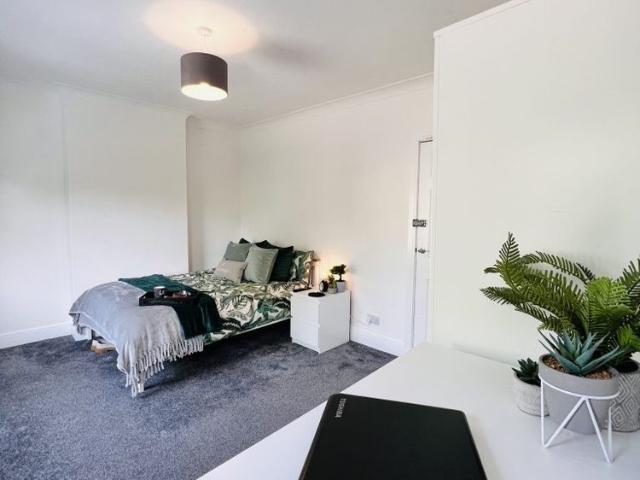 BEDROOM 1 LARGE DOUBLE