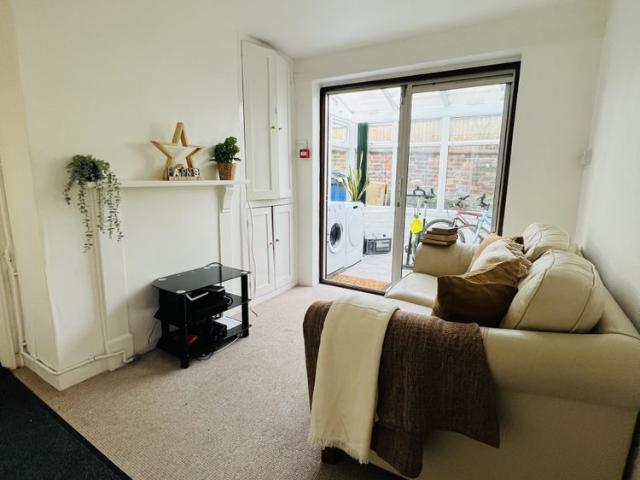 BEDROOM 4 – LARGE DOUBLE