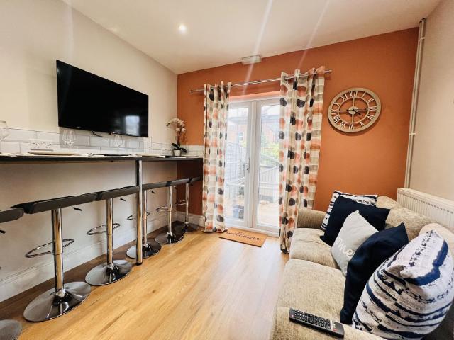 BEDROOM 4 – MEDIUM DOUBLE ENSUITE