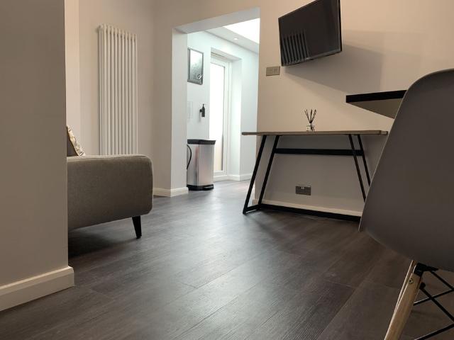 BEDROOM 5 – SMALL SINGLE WITH SHARED BATHROOM AND SEPERATE TOILET