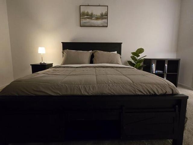 Bedrooms w/ En Suite Bath Fully Furnished WiFi Included