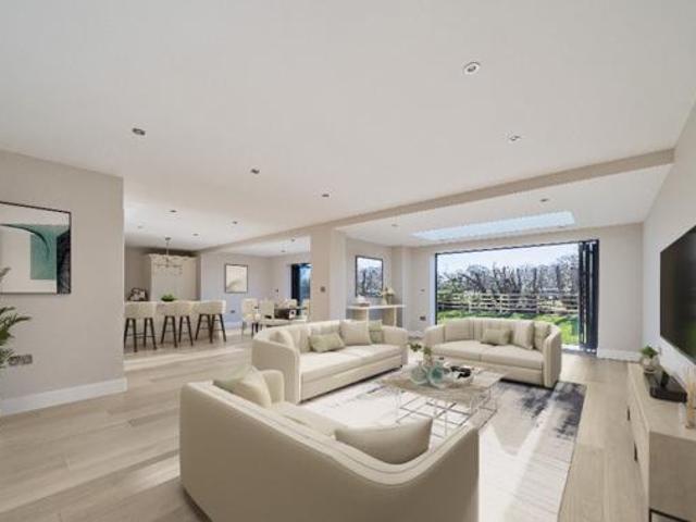 Bedrooms, Double Garage, 5 Bedroom Detached