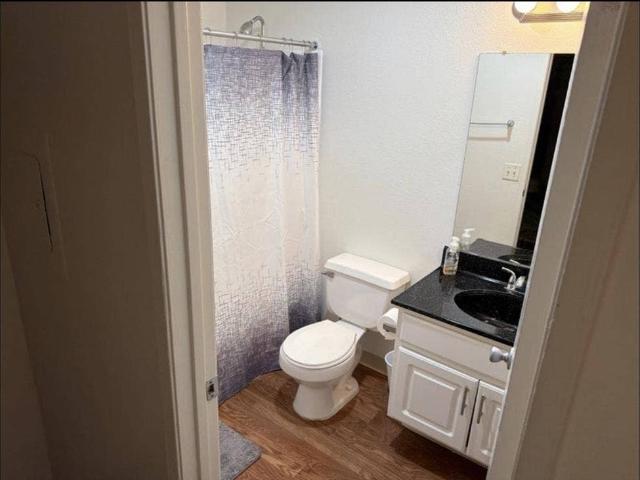 Bedroom/private bath Oceanside
