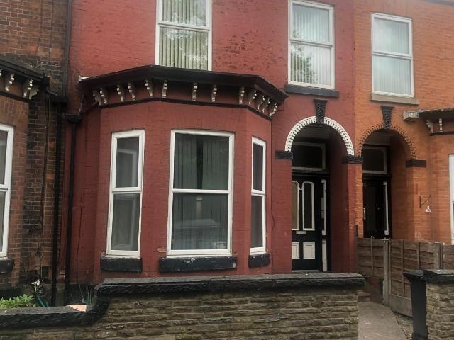 Bedsit 3, 43 Bolton Road M6