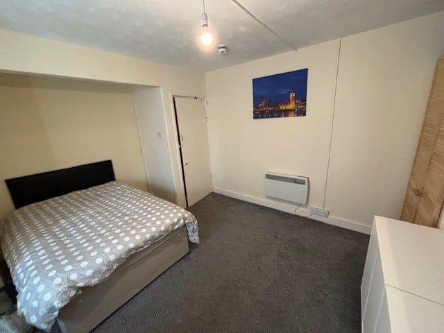 Bedsit, Anstey Road, RG1