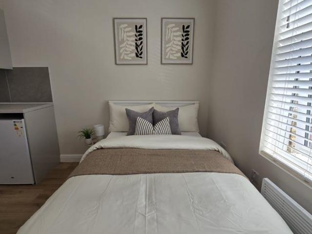 Bedsit, Beatrice Road, N4
