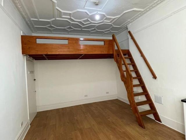 Bedsit, Brondesbury Villas, NW6