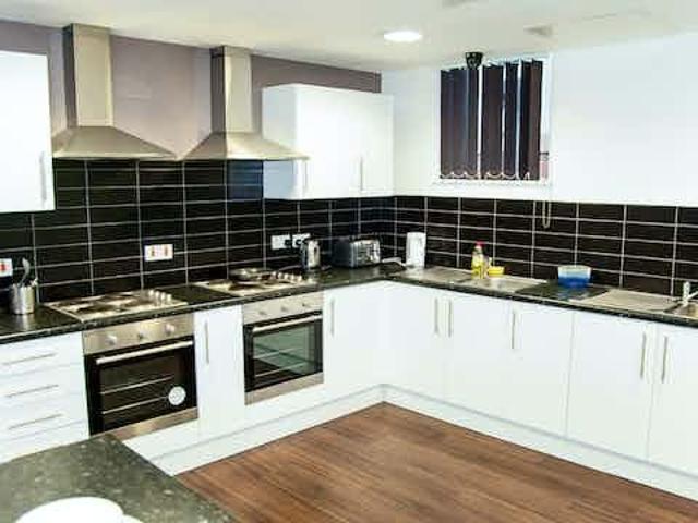 Bedsit, Great Homer St, L5