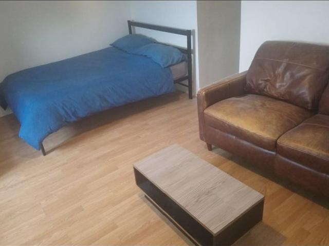 Bedsit, Greenhill Road, HA1