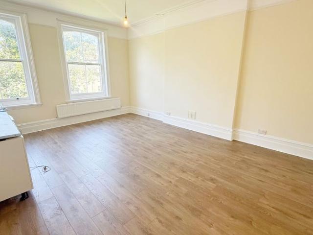 Bedsit Flat, The Drive, Hove