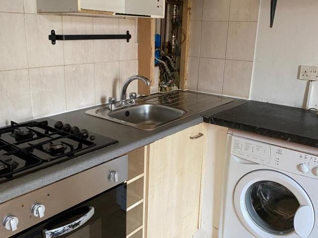 Bedsit Flat Students/Couples ok Bills included
