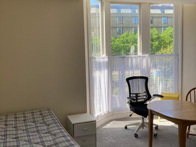 Bedsit in Central Brighton, Grand Parade