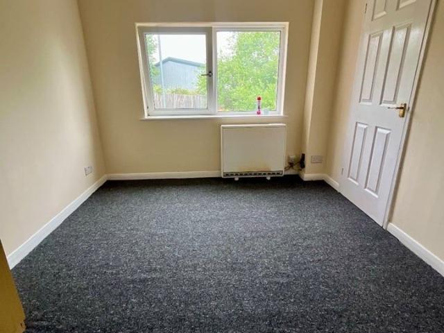 Bedsit, Moriston Close, RG30