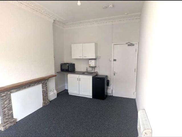 Bedsit, Sydenham Road, BS6