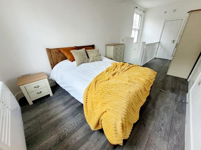 Bedsit, West Street, HA1