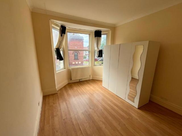 Bedsit, Westbury Avenue, N22