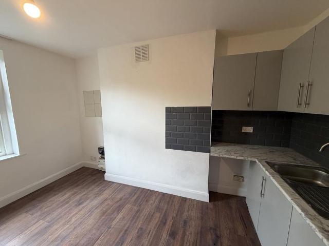Bedsit to rent