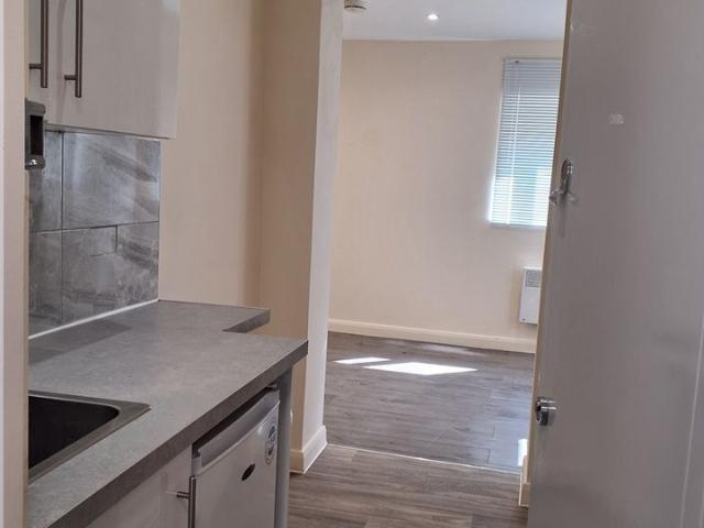 Bedsit, Torridon Road, SE6