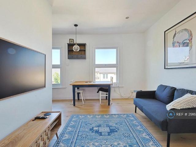 Beethoven St, London, W10 1 bed flat to rent £1,695 pcm £391 pw