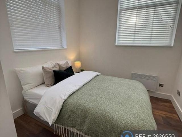 Beethoven St, London, W10 Studio to rent £1,440 pcm £332 pw