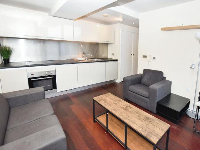 Beetham Tower, 301 Deansgate, Manchester M3, 1 bed flat to rent, £1,250 pcm | PrimeLocation
