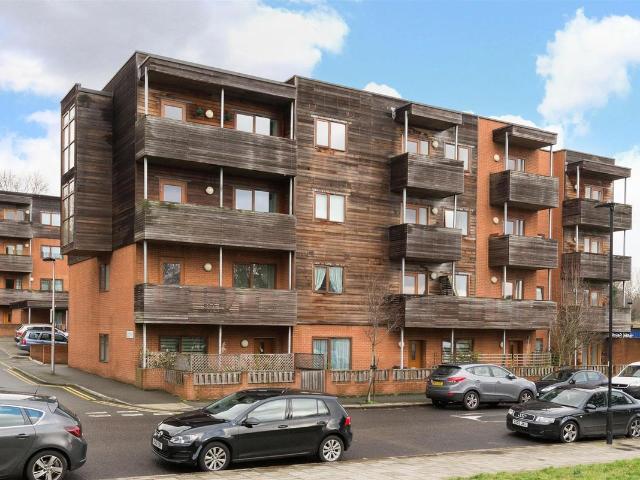 Beeton Way, West Norwood SE27, 2 bed flat to rent, £2,000 pcm | PrimeLocation