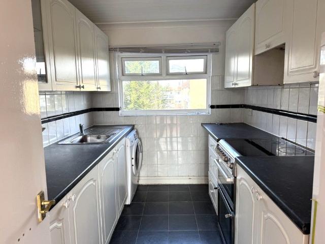 Beech Vale, Woking GU22, 1 bed terraced house to rent, £1,975 pcm | PrimeLocation