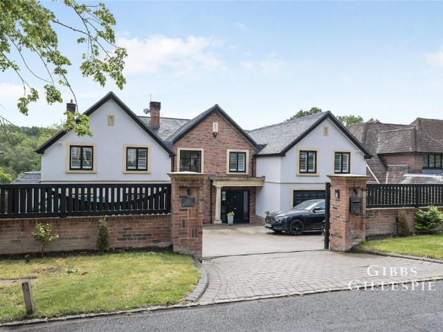 Beech Waye, Gerrards Cross. 7 bed detached house to rent £12,500 pcm £2,885 pw