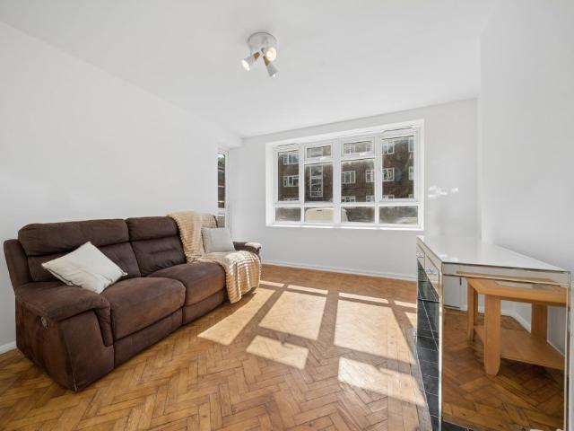 Beech Avenue, Acton W3, 2 bed flat to rent, £2,100 pcm | PrimeLocation