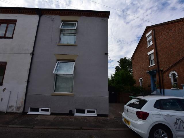 Beech Avenue, Nottingham NG7, 2 bed flat to rent, £995 pcm | PrimeLocation