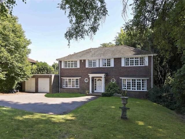 Beech Close, Cobham