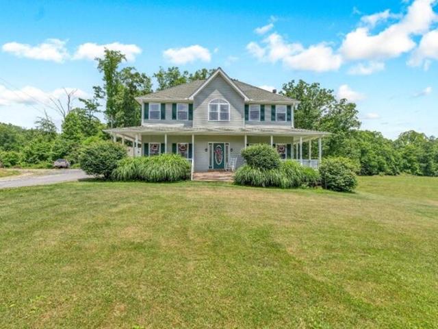Beech Creek Hollow Rd, Oak Hill, Farm House For
