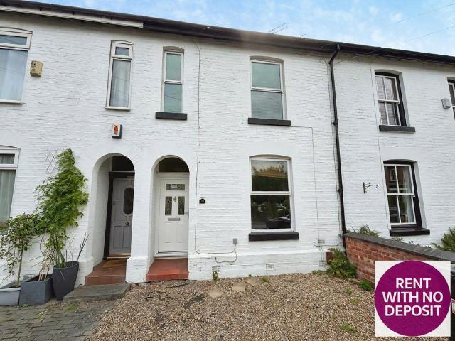 Beech Grove, Sale, Cheshire, M33 2 bed terraced house to rent £1,275 pcm £294 pw