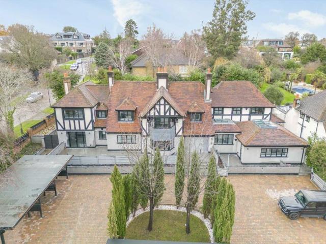 Beech Hill Avenue, Barnet EN4 3 bed flat to rent £4,995 pcm £1,153 pw