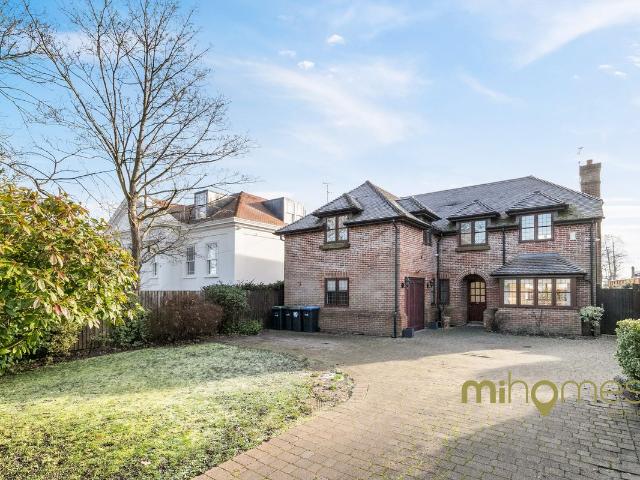 Beech Hill, Hadley Wood EN4, 4 bed detached house to rent, £4,500 pcm | PrimeLocation