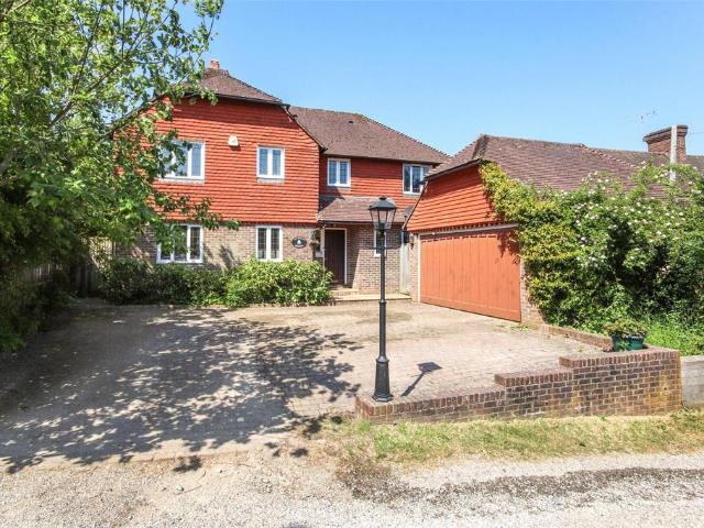 Beech Hill, Wadhurst, East Sussex, TN5 5 bed detached house to rent £2,700 pcm £623 pw