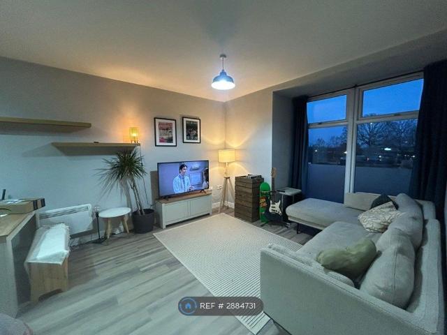 Beech House, Manchester M22, 2 bed flat to rent, £1,300 pcm | PrimeLocation