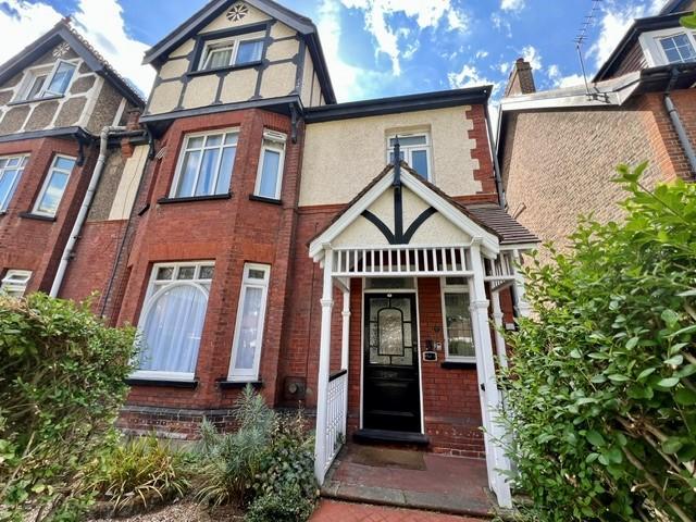 Beech House Road, Croydon CR0 2 bed flat to rent £1,675 pcm £387 pw